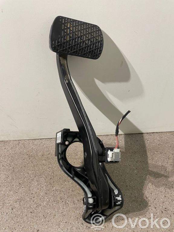 A2042902001 Mercedes-Benz E W212 Pédale de frein, 7,80 € | OVOKO