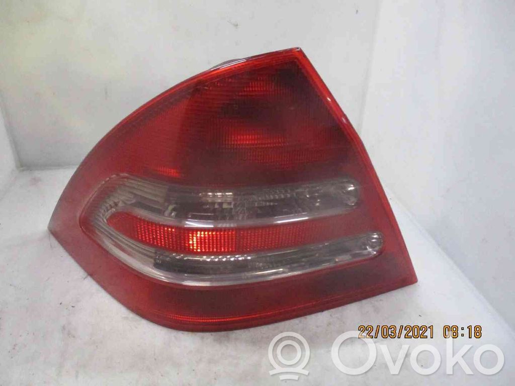 2038200164 Mercedes-Benz C W203 Feux arrière / postérieurs, 63,00 € | OVOKO