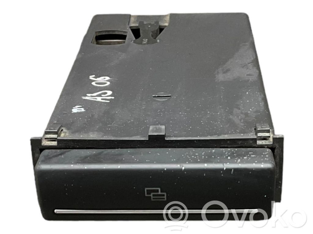 8P0941561 Audi A3 S3 A3 Sportback 8P Boîte / compartiment de rangement ...