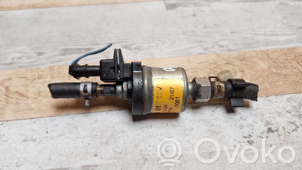 22454201 Toyota Avensis T250 Webasto auxiliary heater fuel pump, €20.00 ...