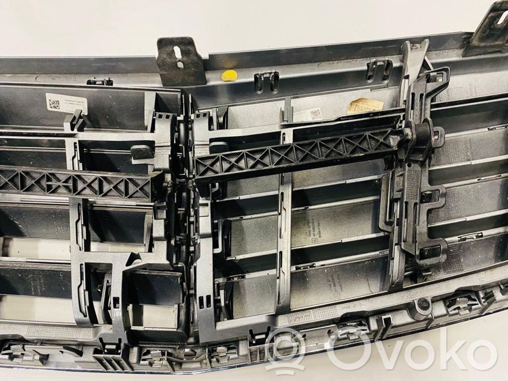 STU636 Mercedes-Benz C W205 Grille calandre supérieure de pare-chocs ...