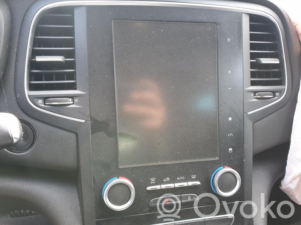 Renault Megane IV Unité principale radio / CD / DVD / GPS, 345,00 € | OVOKO