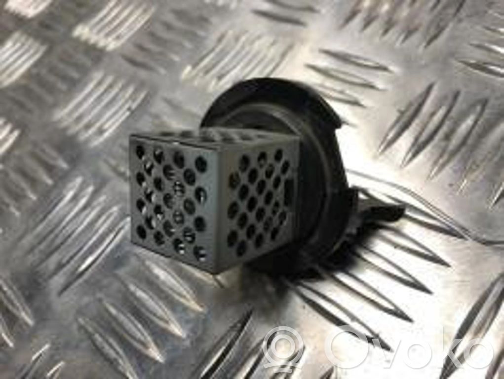 7414081AA0 Suzuki Jimny Heater blower motor/fan resistor, €23.00 | RRR