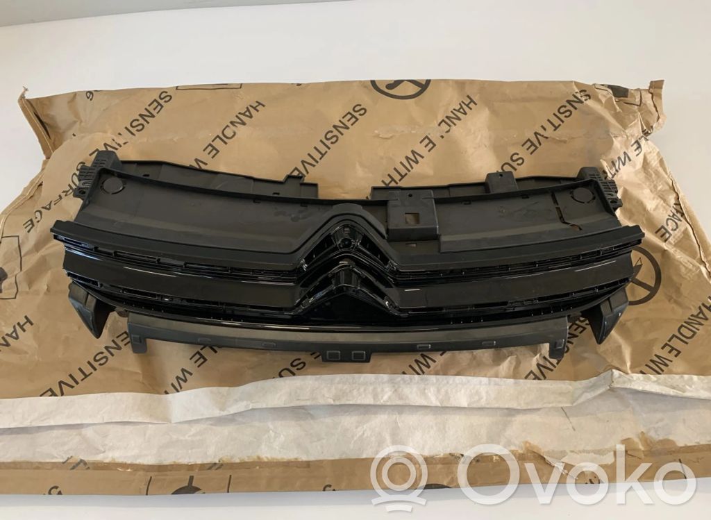 1632645980 Citroen C4 Cactus Front grill, €210.90 | RRR
