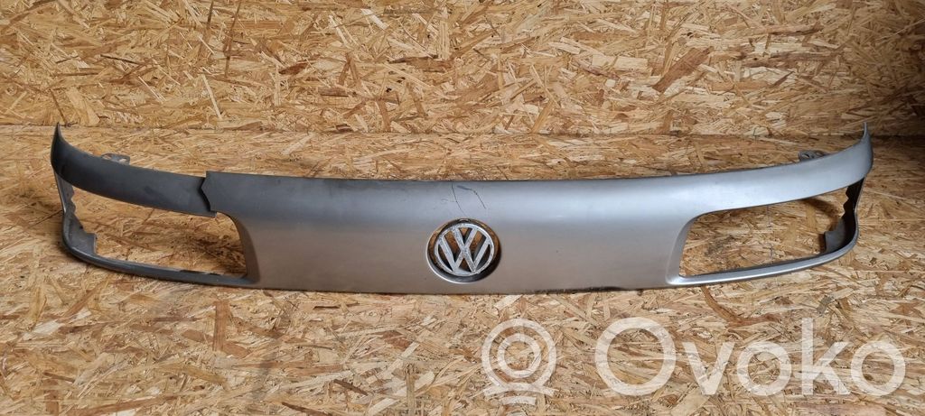 242001 Volkswagen PASSAT B3 Front bumper upper radiator grill, €10.00 | RRR