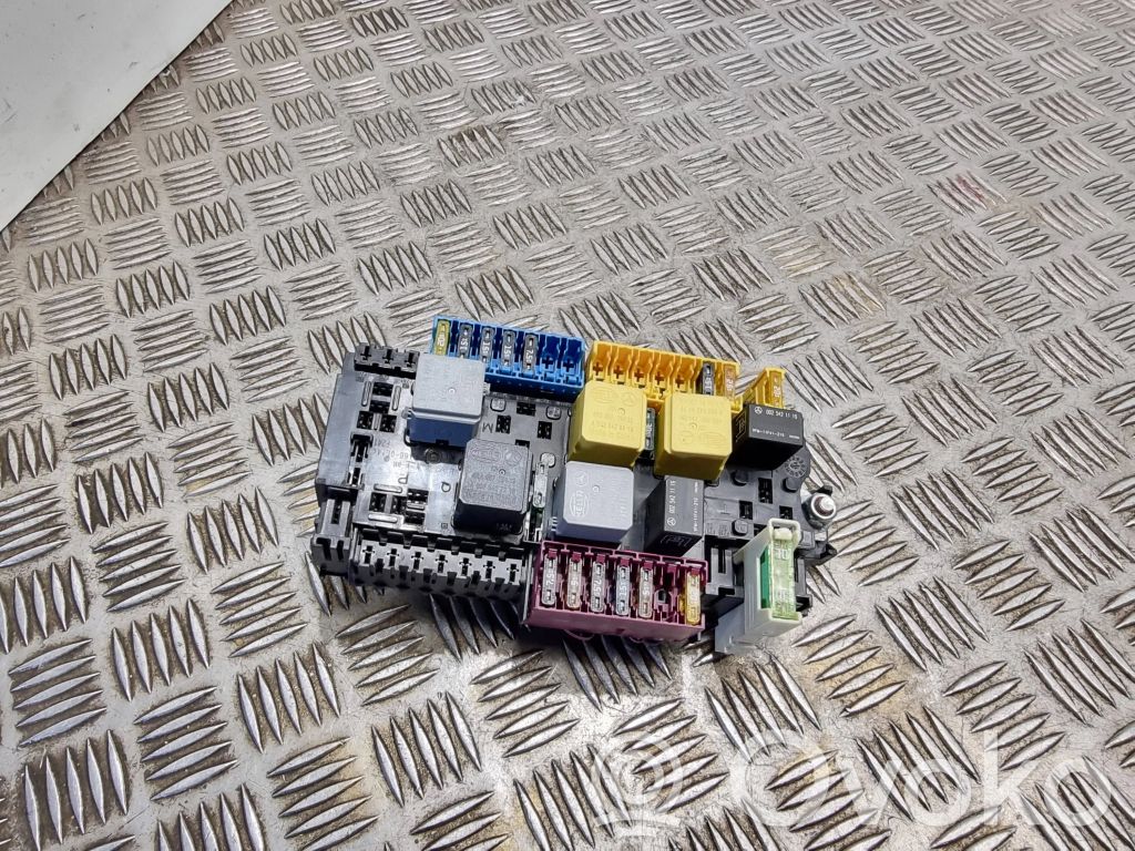 A1669063801 Mercedes-Benz ML W166 Boîte à fusibles, 30,00 € | OVOKO