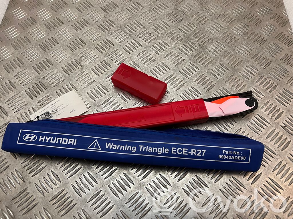 99942ADE00 Hyundai Kona I Triangle d'avertissement, 20,96 € | OVOKO