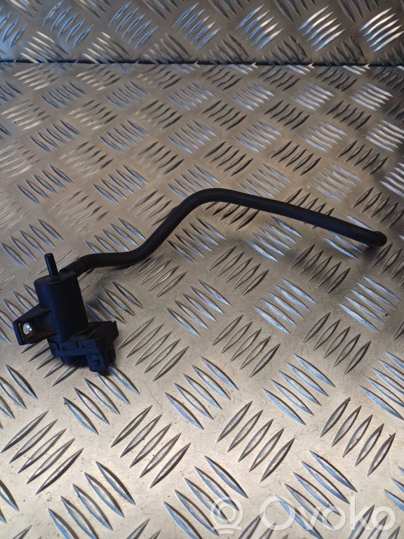 8200762162 Renault Trafic II (X83) Turbo solenoid valve, €10.00 | RRR