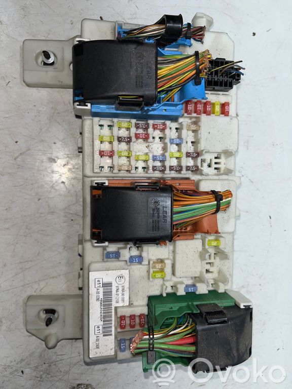 14A073 Ford Focus Module de fusibles, 40,00 € | OVOKO