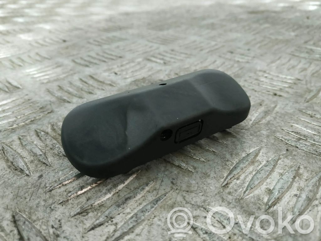 5M0955985C Volkswagen Golf VII Windshield washer spray nozzle, €4.00 | RRR