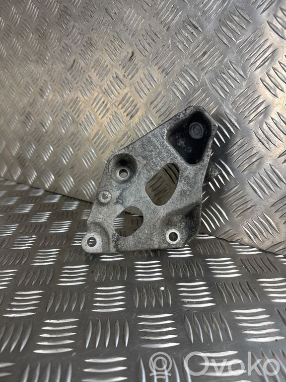 6859415 BMW 3 F30 F35 F31 Engine mounting bracket, €10.00 | RRR