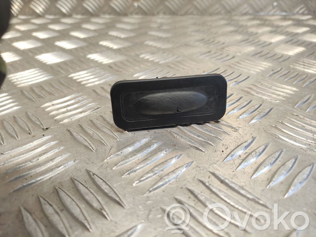 8200076258F Przełącznik / Przycisk otwierania klapy bagażnika | OVOKO