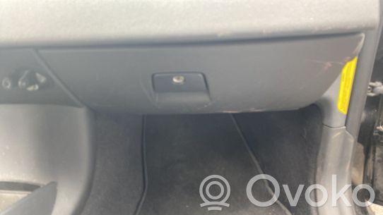 39808614 Volvo V50 Glove box set, €30.00 | RRR