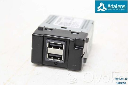 31407038 Volvo V60 USB socket connector, €40.18 | RRR