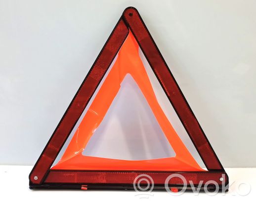 71606770487 BMW 5 G30 G31 Emergency warning sign, €29.70 | RRR