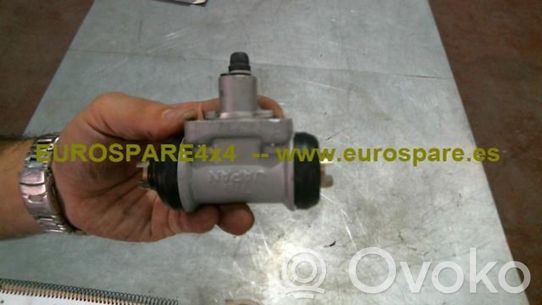 44100-EB30A Nissan Navara D22 Cylindre de roue arrière, 52,90 € | OVOKO