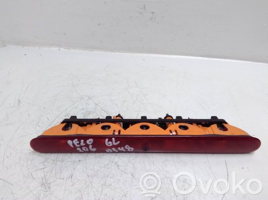 Peugeot 206 Troisième feu stop, 10,00 € | OVOKO