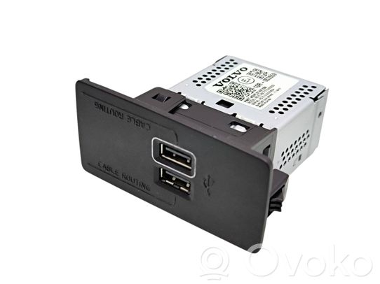 31407038 Volvo XC60 Connecteur/prise USB, 15,00 € | OVOKO