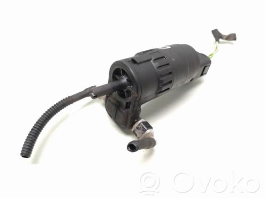 1K6955651 Audi A4 S4 B9 8W Windscreen/windshield washer pump, €55.80 | RRR