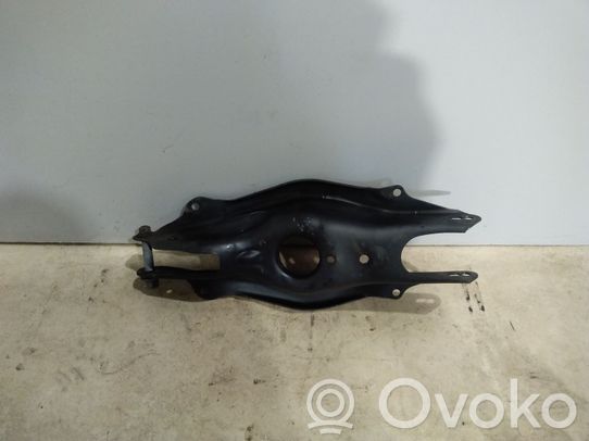 A2053521900 Mercedes-Benz C W205 Triangle bras de suspension supérieur ...