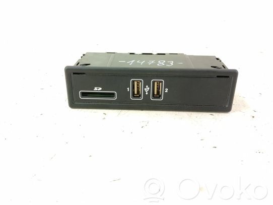 A2058200526 Mercedes-Benz C W205 USB socket connector, €15.00 | RRR