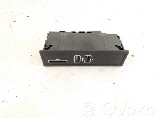 A2058200526 Mercedes-Benz C W205 USB socket connector, €15.00 | RRR