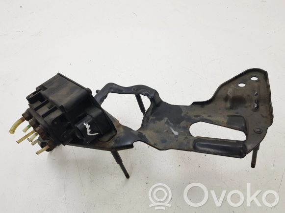 A2513200058 Mercedes-Benz S W221 Air suspension valve block, 49.41 € | RRR