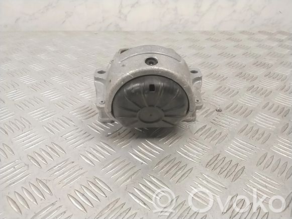 8R0199381 Audi Q5 SQ5 Engine mount bracket, 30.00 € | RRR