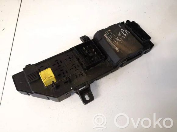 13193590 Opel Vectra C Fuse box set, 30.00 € | RRR