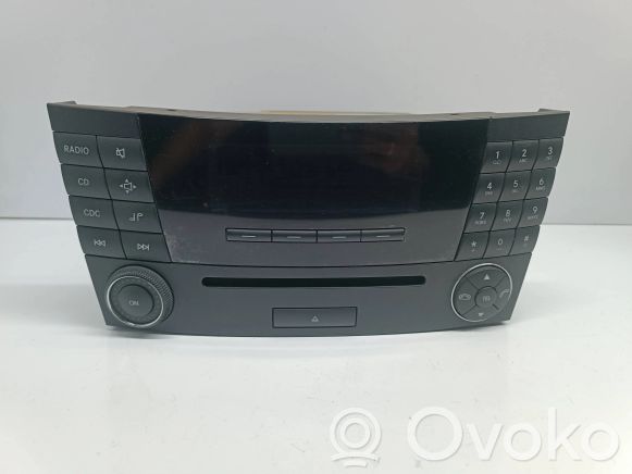 A2118209889 Mercedes-Benz E W211 Radio/CD/DVD/GPS head unit, 25.00 € | RRR