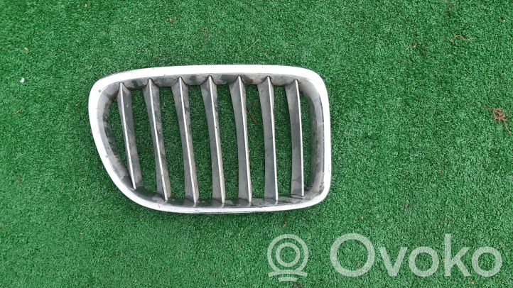51112993306 BMW X1 E84 Front grill, 24.02 € | RRR