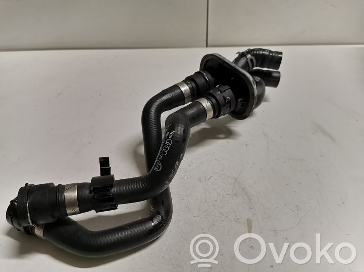 8R0819332C Audi Q5 SQ5 Engine coolant pipe/hose, 25.00 € | RRR