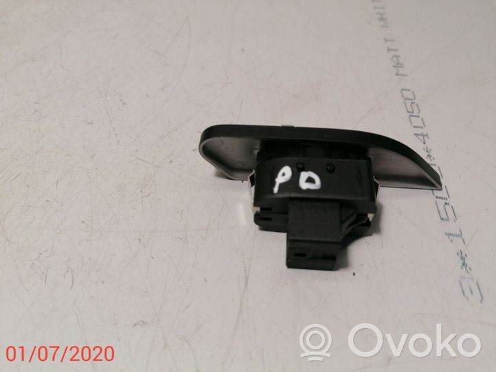 95B962125 Porsche Macan Central locking switch button, 10.00 € | RRR