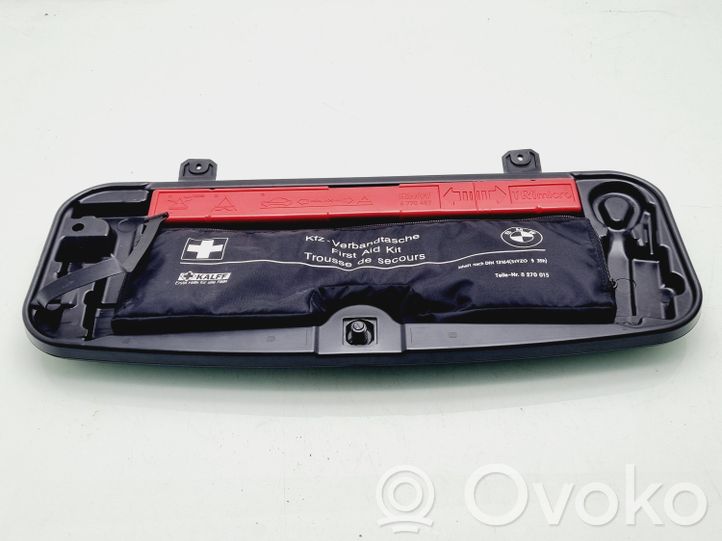 71116788803 BMW 5 F10 F11 Boîte à outils, 28.00 € | OVOKO