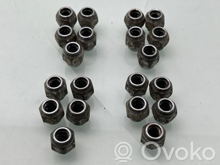 40224JY00A Nissan X-Trail T32 Écrous et boulons, 25.00 € | OVOKO