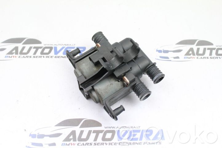 8374995 BMW X5 E53 Valvola di regolazione del liquido di raffreddamento ...