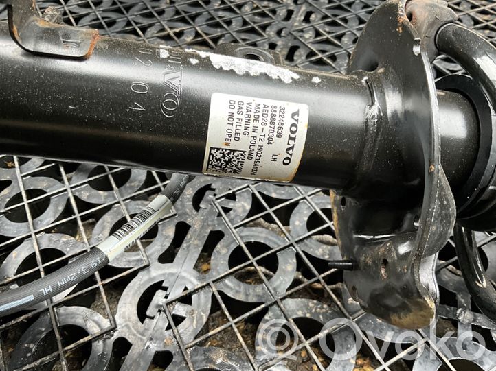 32221856 Volvo XC40 Front wheel hub spindle knuckle, 567.68 € | RRR