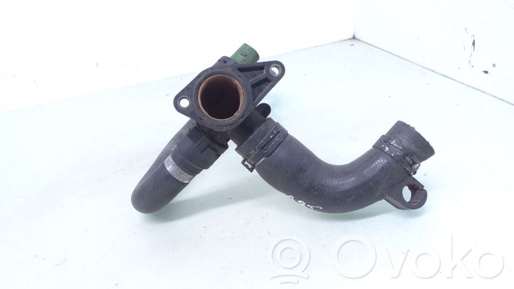 06B121133D Audi A4 S4 B6 8E 8H Tuyau de liquide de refroidissement ...