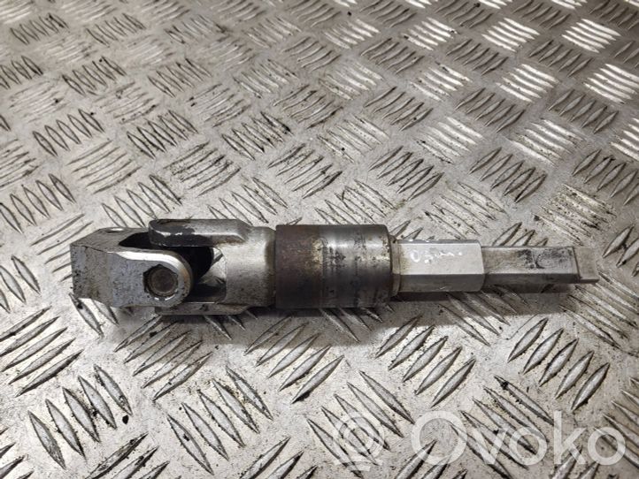 Volvo V70 Steering column universal joint, 25.00 € | RRR