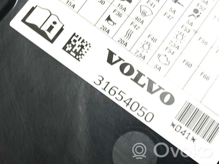 31398001 Volvo S90, V90 Fuse box cover, 13.00 € | RRR
