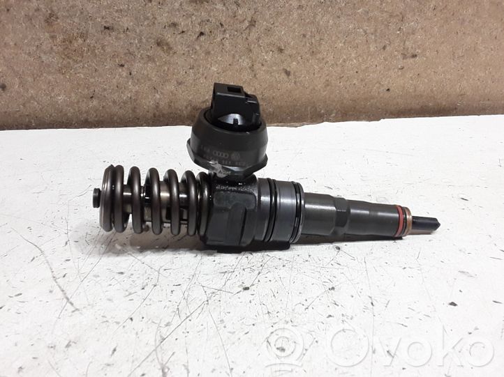 038130073BQ Volkswagen PASSAT B6 Fuel injector, 40.00 € | RRR