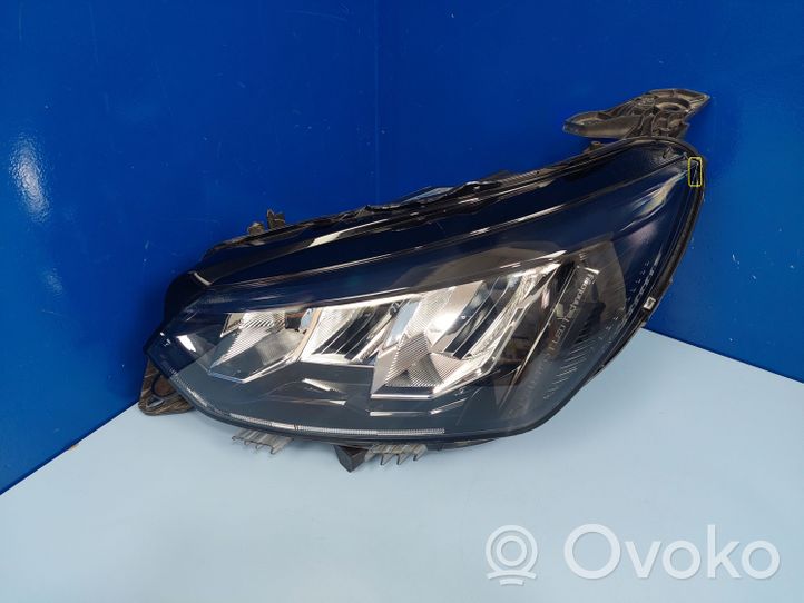 9833036380 Peugeot 208 Phare frontale, 200.00 € | OVOKO