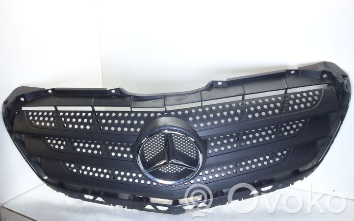 A9068880523 Mercedes-Benz Sprinter W906 Grille calandre supérieure de ...