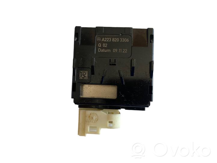 A2238203306 Mercedes-Benz S W223 USB socket connector, 35.29 € | RRR