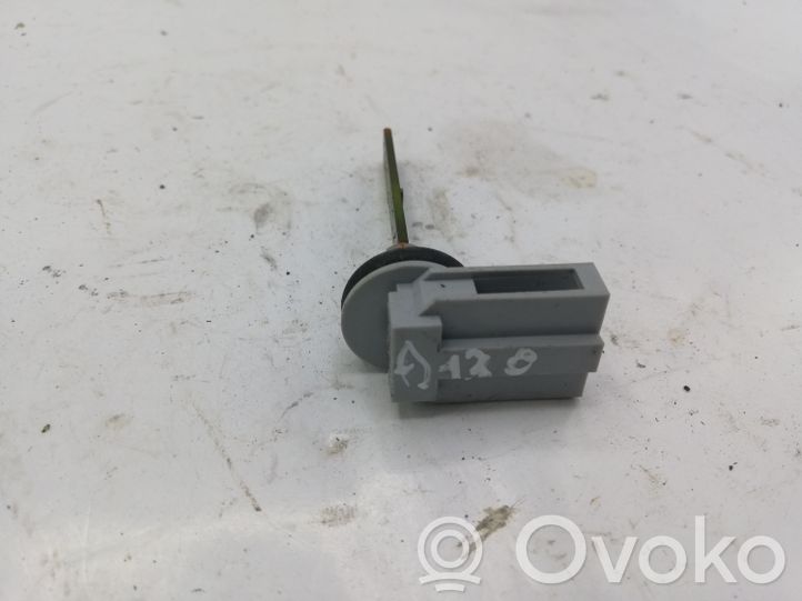 A1638300272 Mercedes-Benz ML W164 Capteur de température intérieure, 9. ...