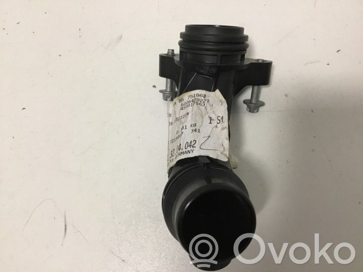 A2742000256 Mercedes-Benz C W205 Other engine bay part, 45.00 € | RRR