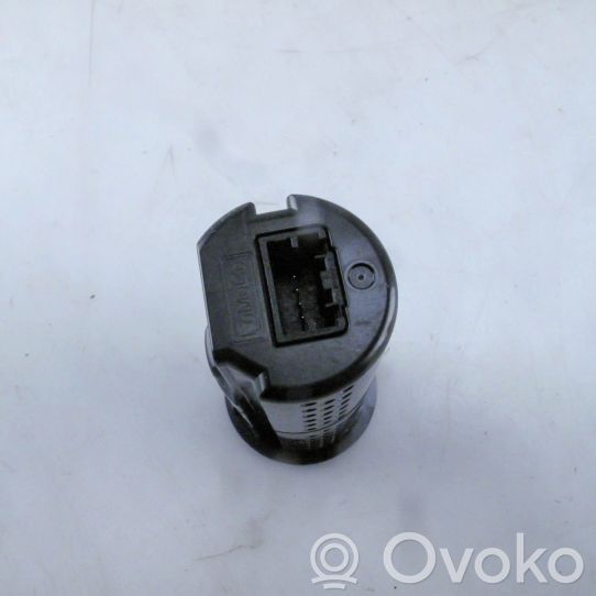 LU5T19J211AA Ford Kuga III USB socket connector, 90.00 € | RRR