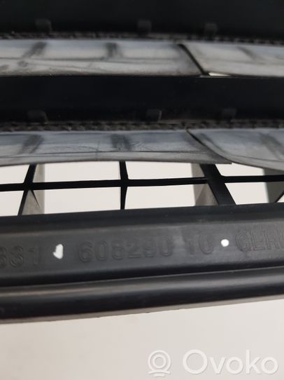 BMW 5 G30 G31 Ventiliacinės grotelės 9176945 64229176945 - Naudota ...