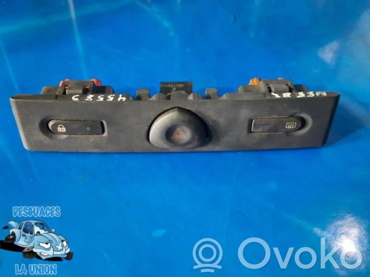 634256 Renault Clio II Hazard light switch, 21.57 € | RRR
