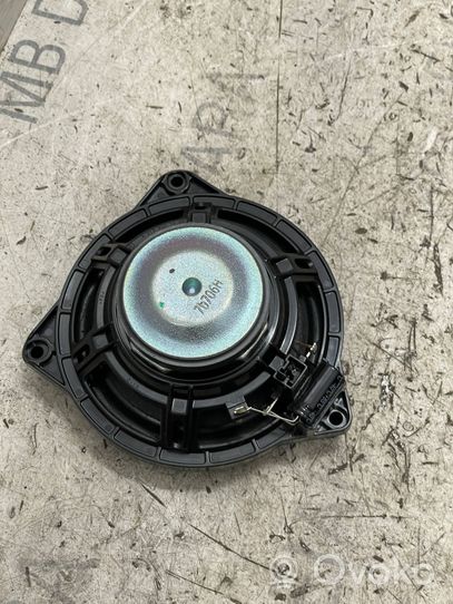 A2138201000 Mercedes-Benz E W213 Audio system kit, 10.00 € | RRR